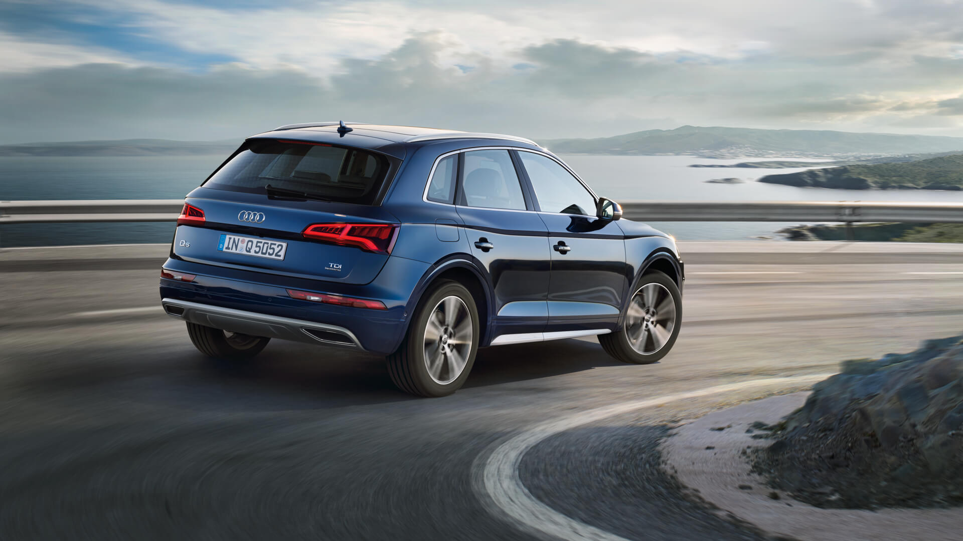 The Audi Q5 Lookers Audi The Audi Q5 Lookers Audi