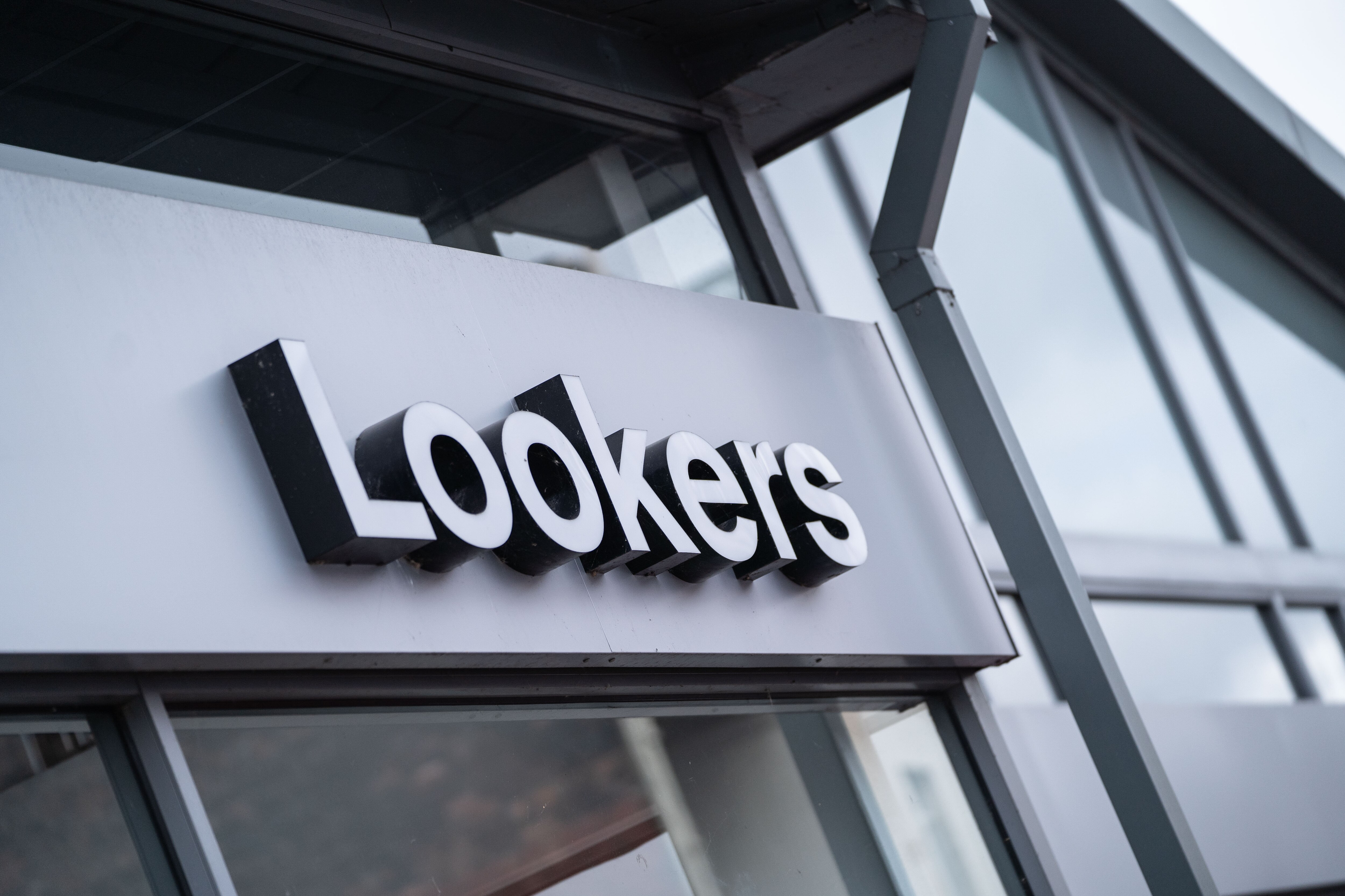 Lookers agrees national partnership with Zap-Map