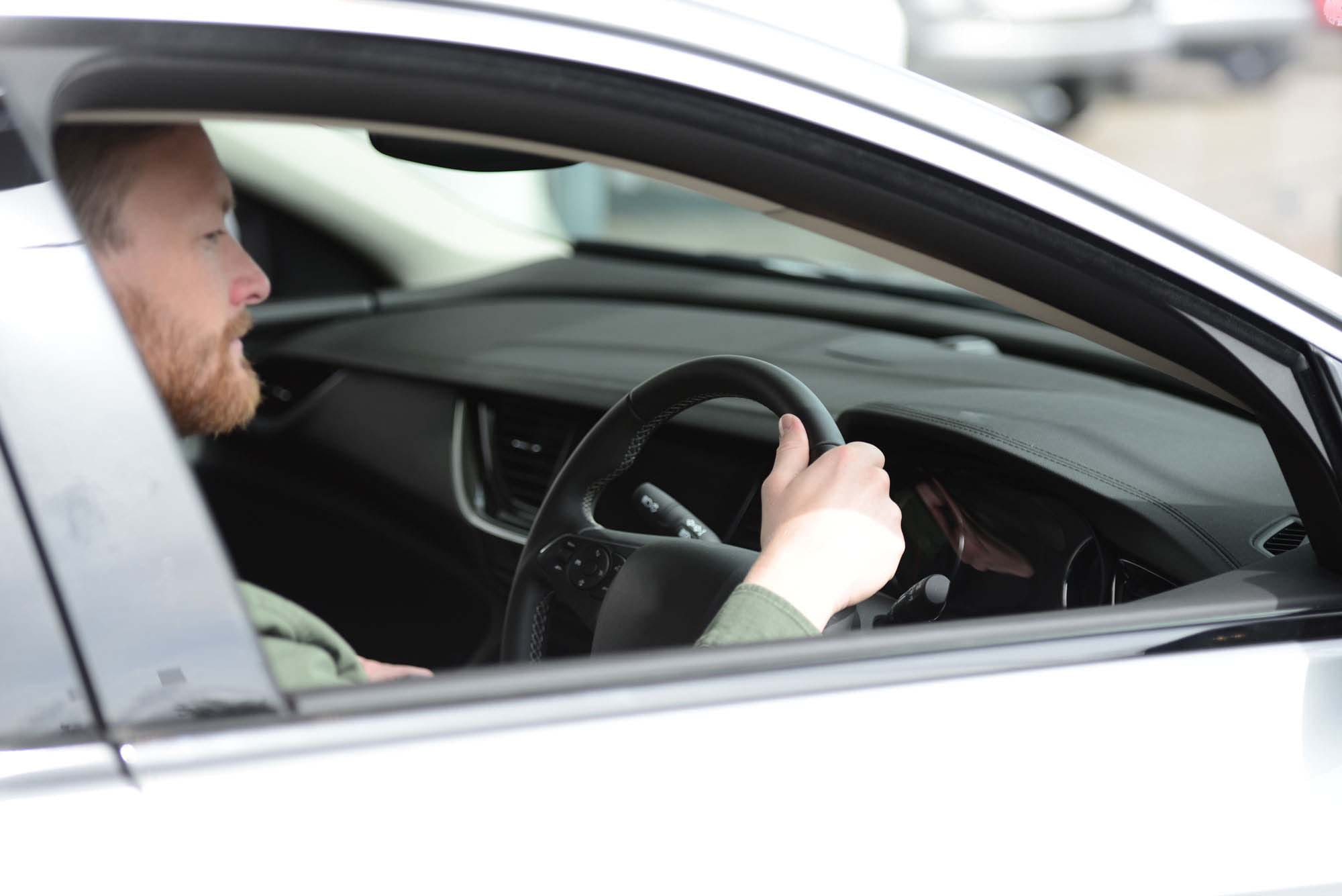 What to do if your electric car runs out of charge? | Lookers blog