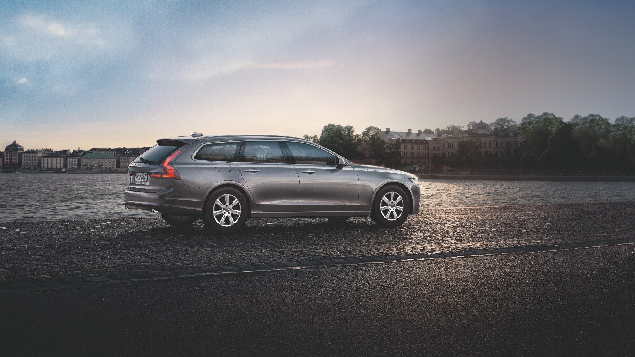 Used second hand Volvo V90 for sale | Lookers Volvo