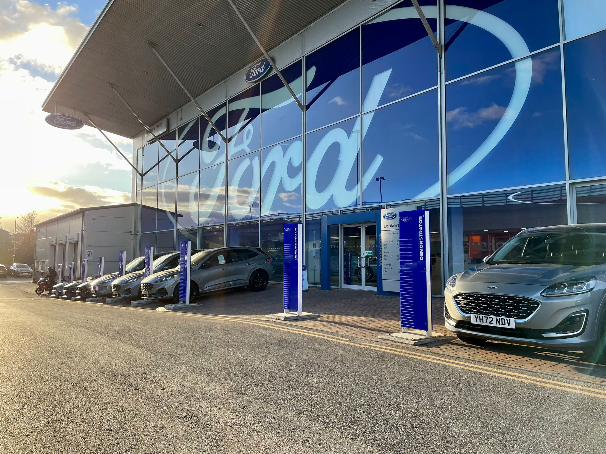Lookers Ford Gateshead and Lookers Ford Leeds receive prestigious Ford ...