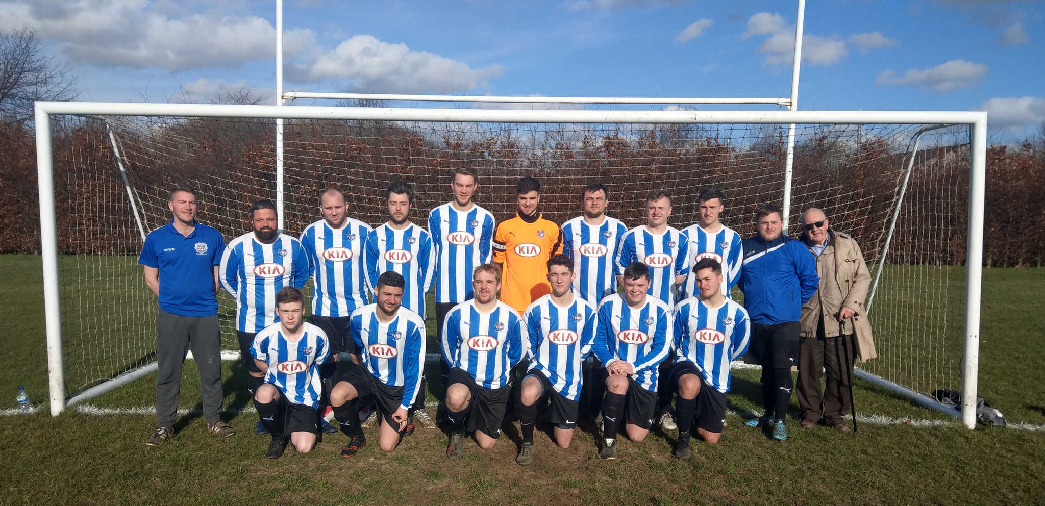 Hillgate Football Club strikes kit deal with Lookers Kia Stockport