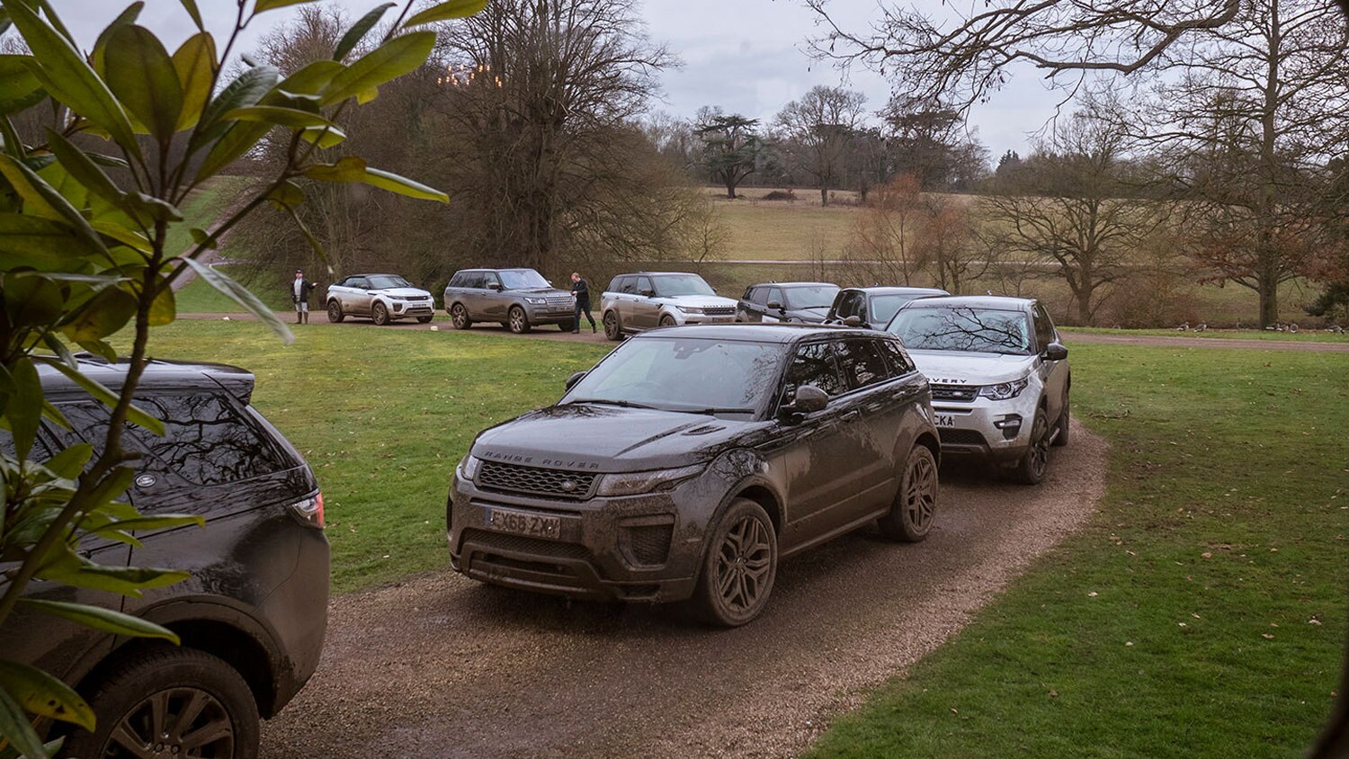 Lookers Land Rover to Host Hibernot