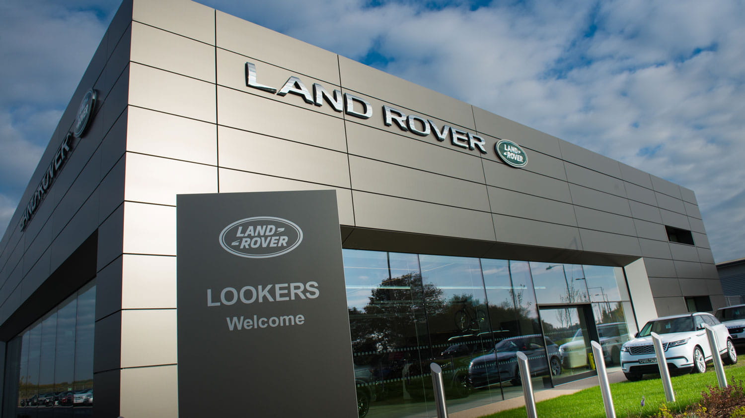 Contact Us | Lookers Colchester Land Rover