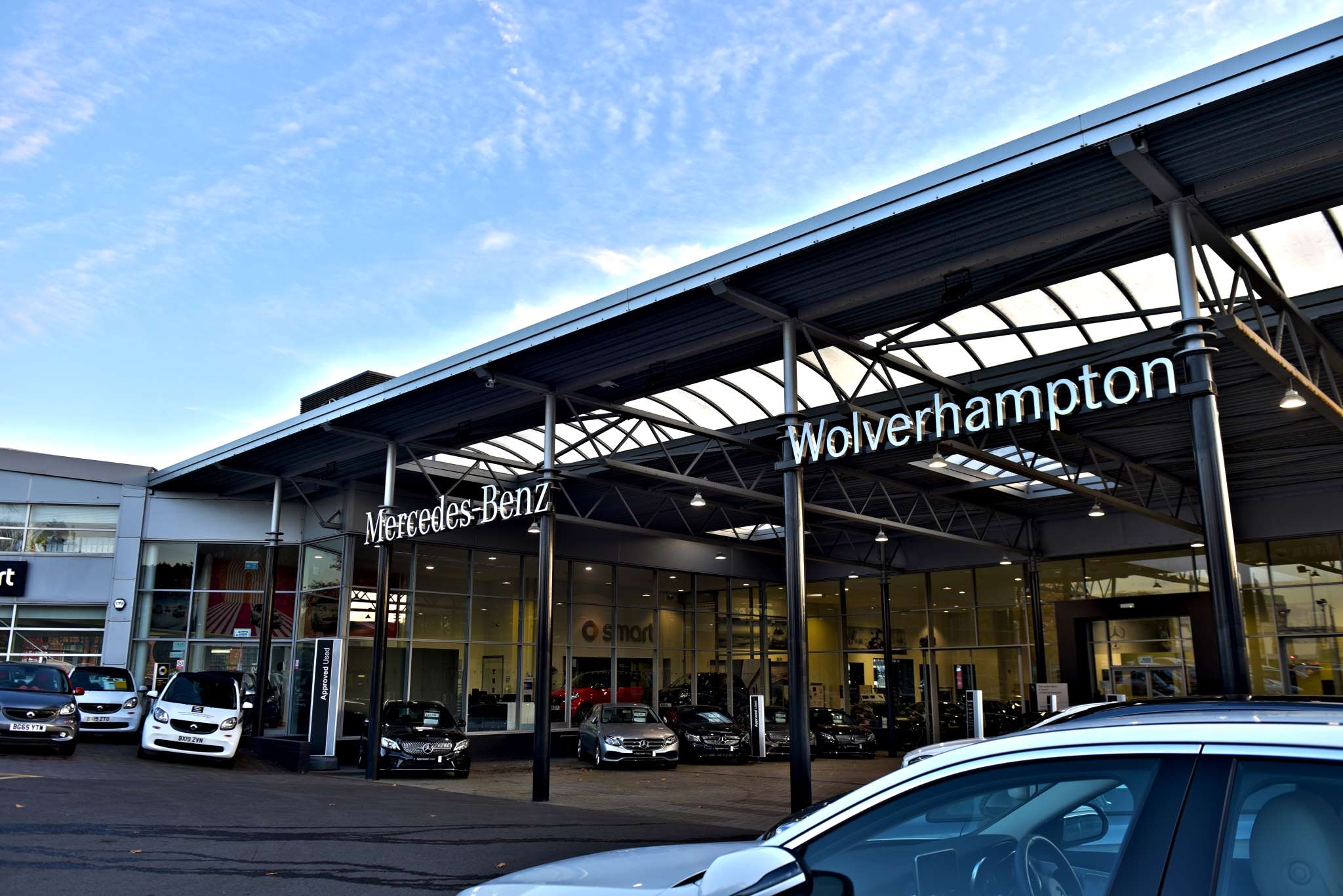 Contact Mercedes-Benz of Wolverhampton | Lookers