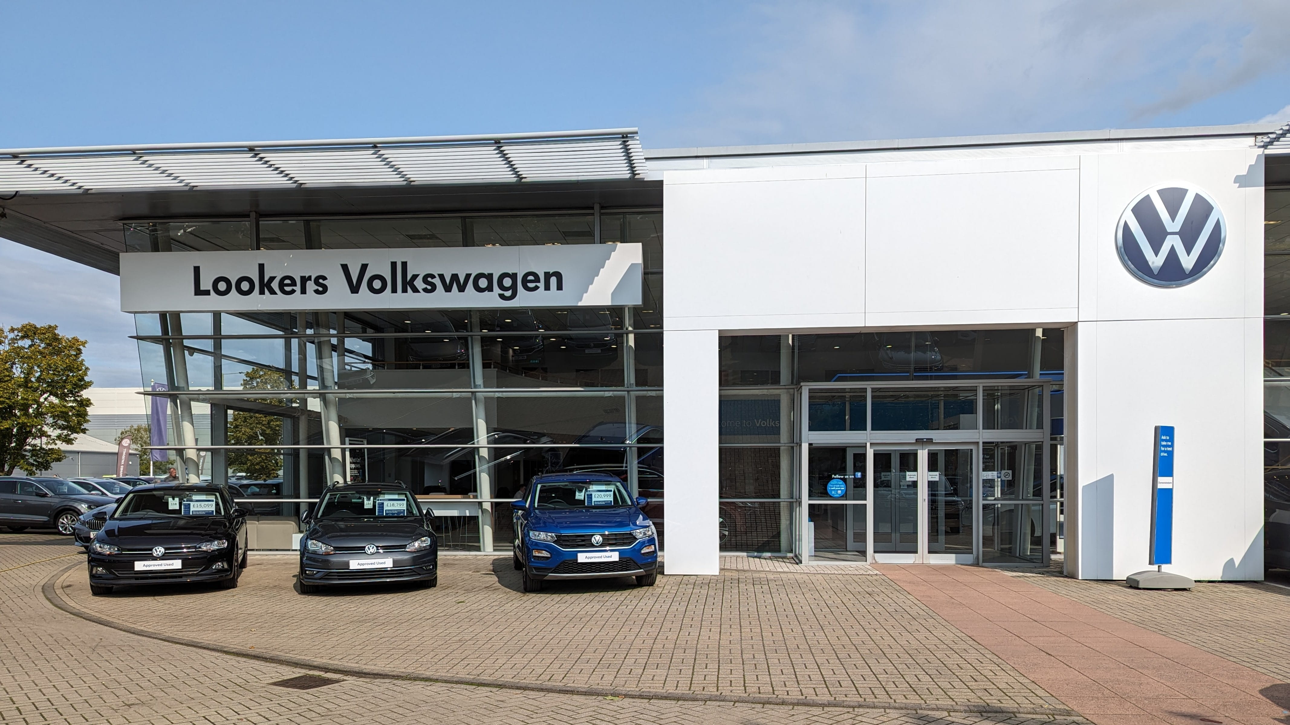 Lookers Volkswagen Guildford | New & Used Volkswagen & Servicing